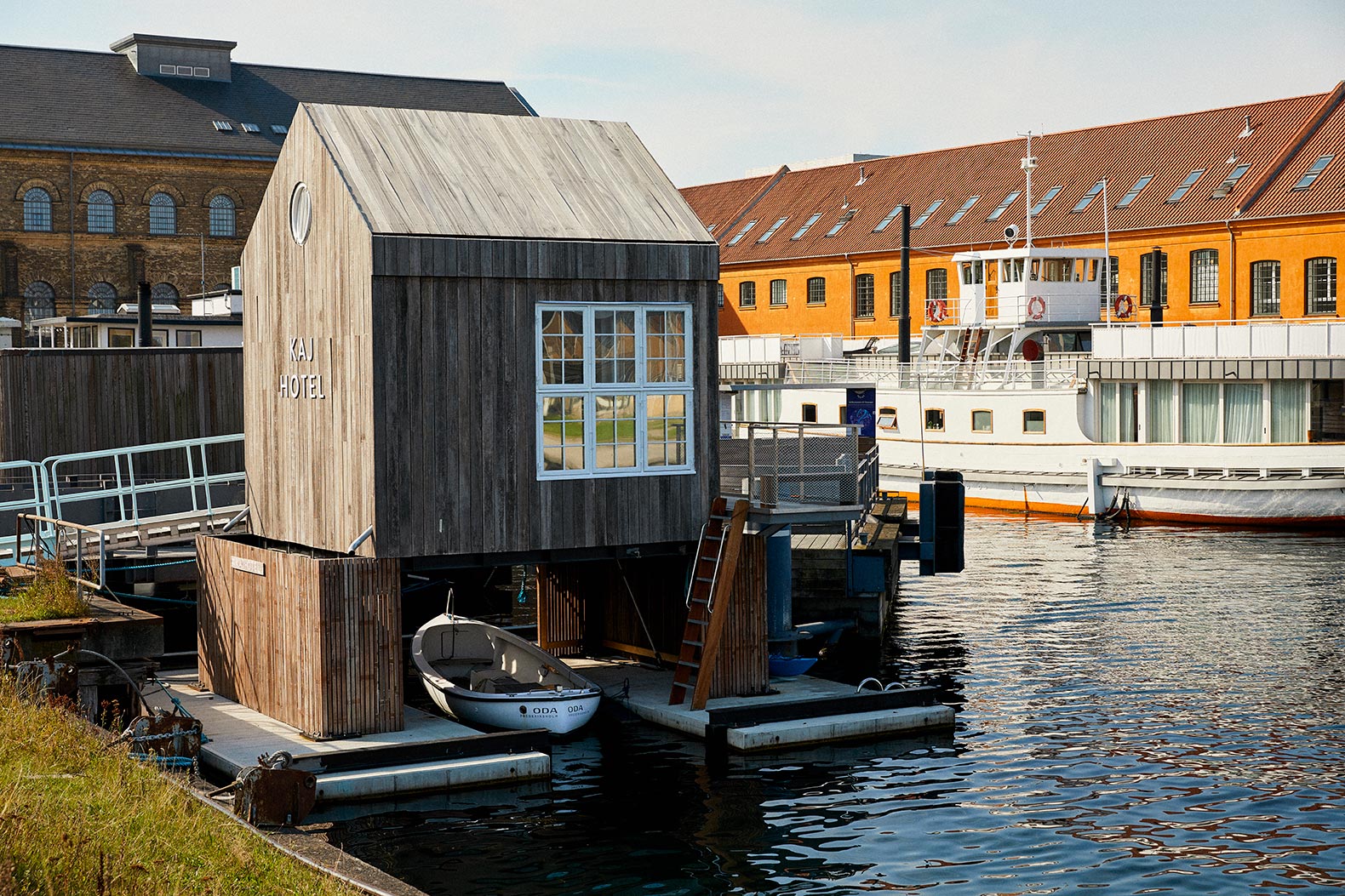 KAJ Hotel: однокомнатный лодочный отель в стиле хюгге